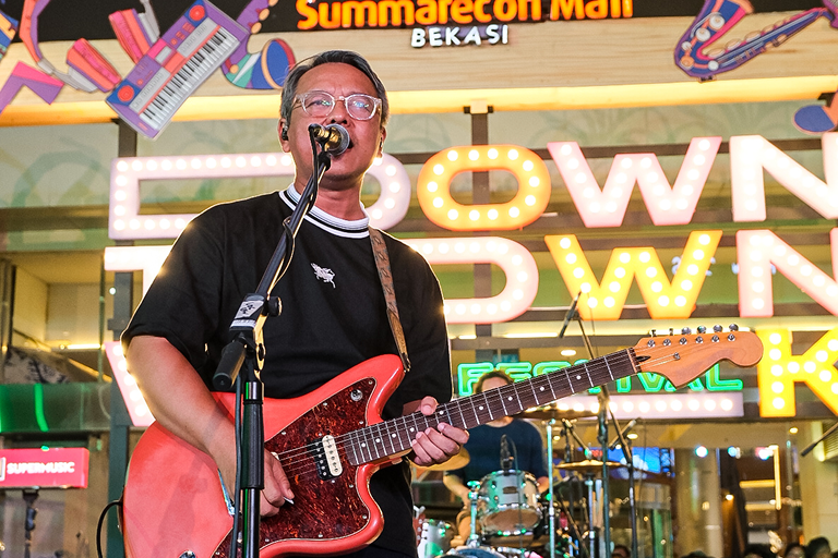 Efek Rumah Kaca di Downtown Walk Festival